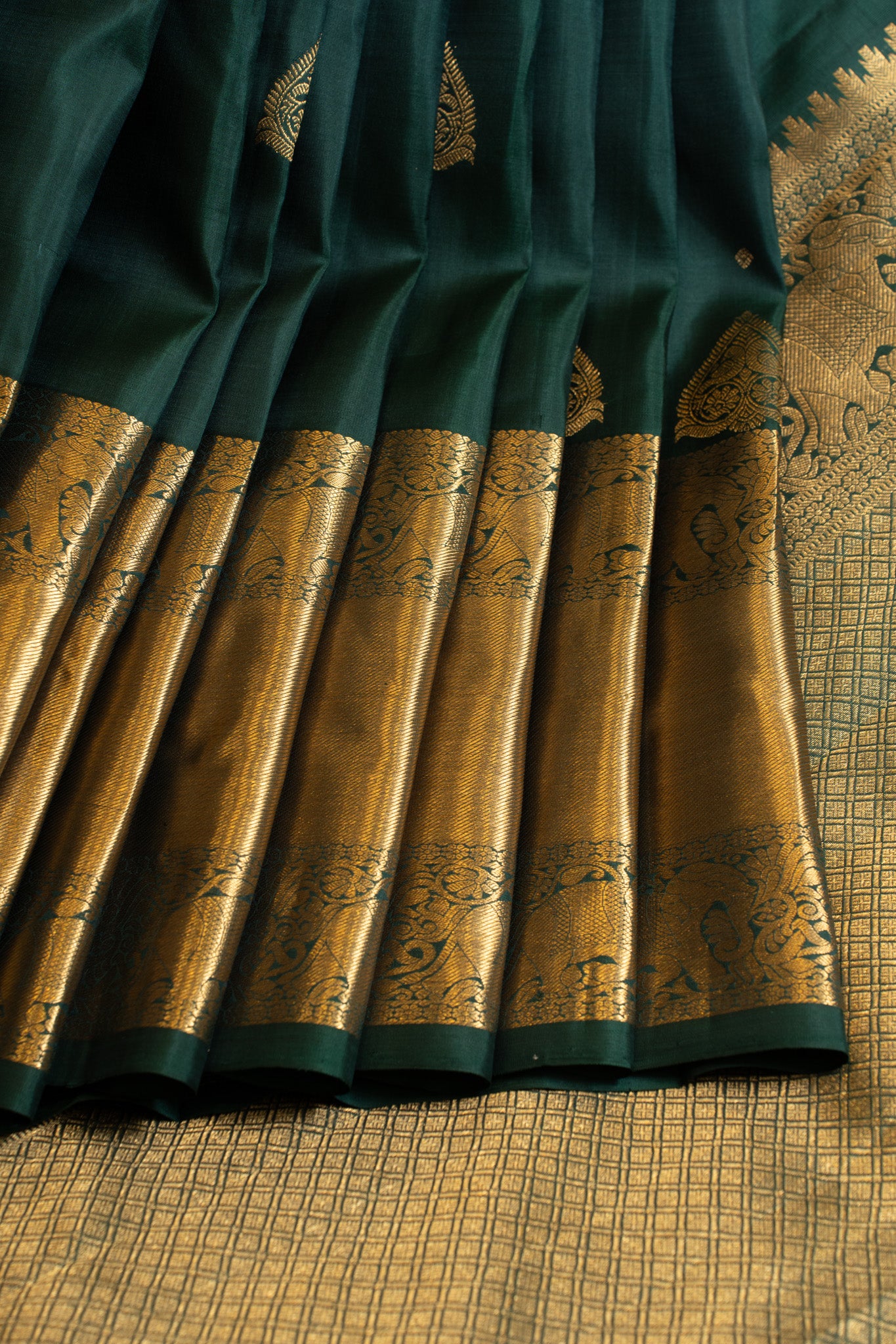 Sacramento green thilakam motifs pure Kanchipuram silk saree | Clio Silks