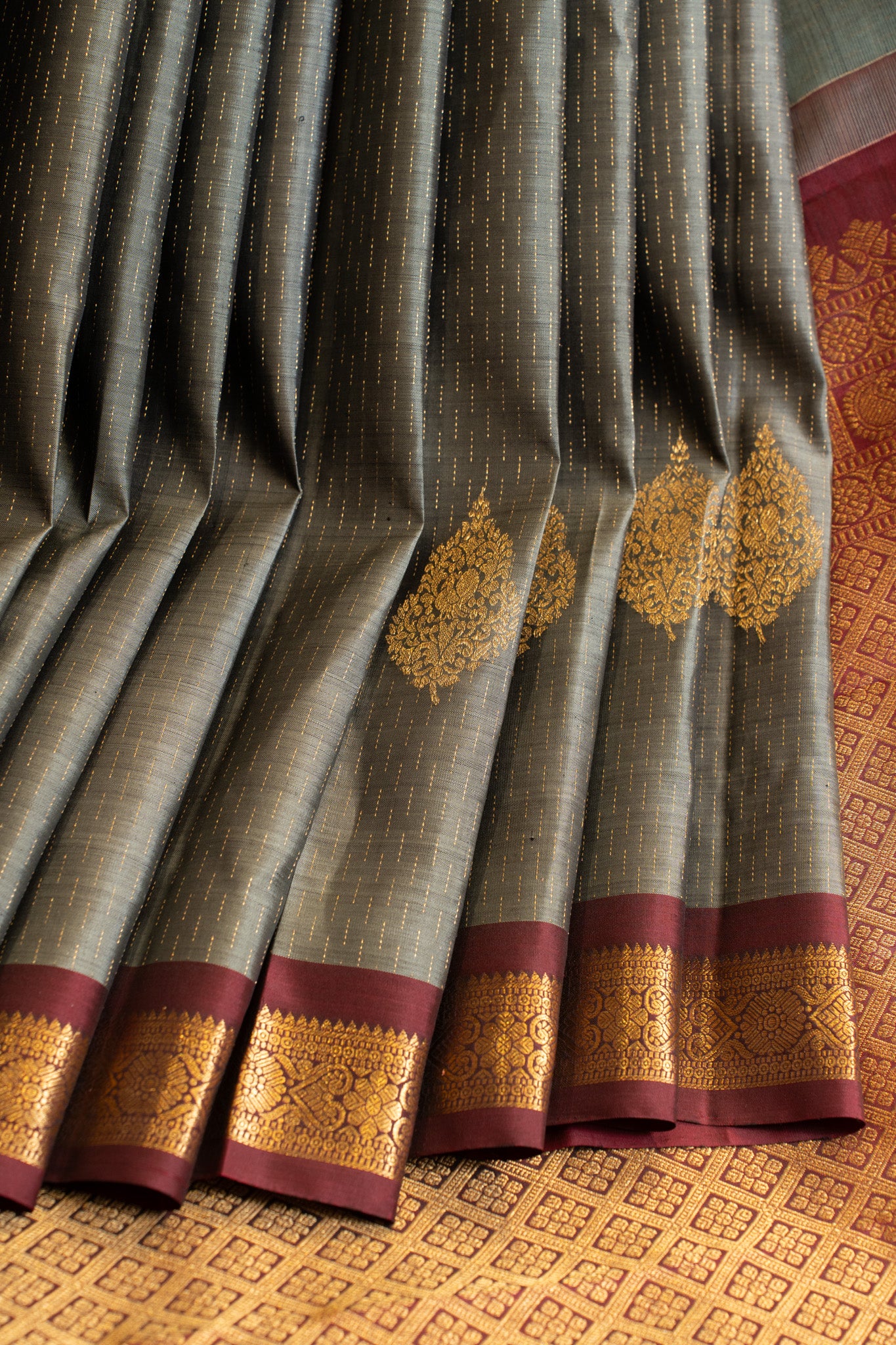 Grey and maroon raindrop motifs traditional pure Kanchipuram Silk saree ...