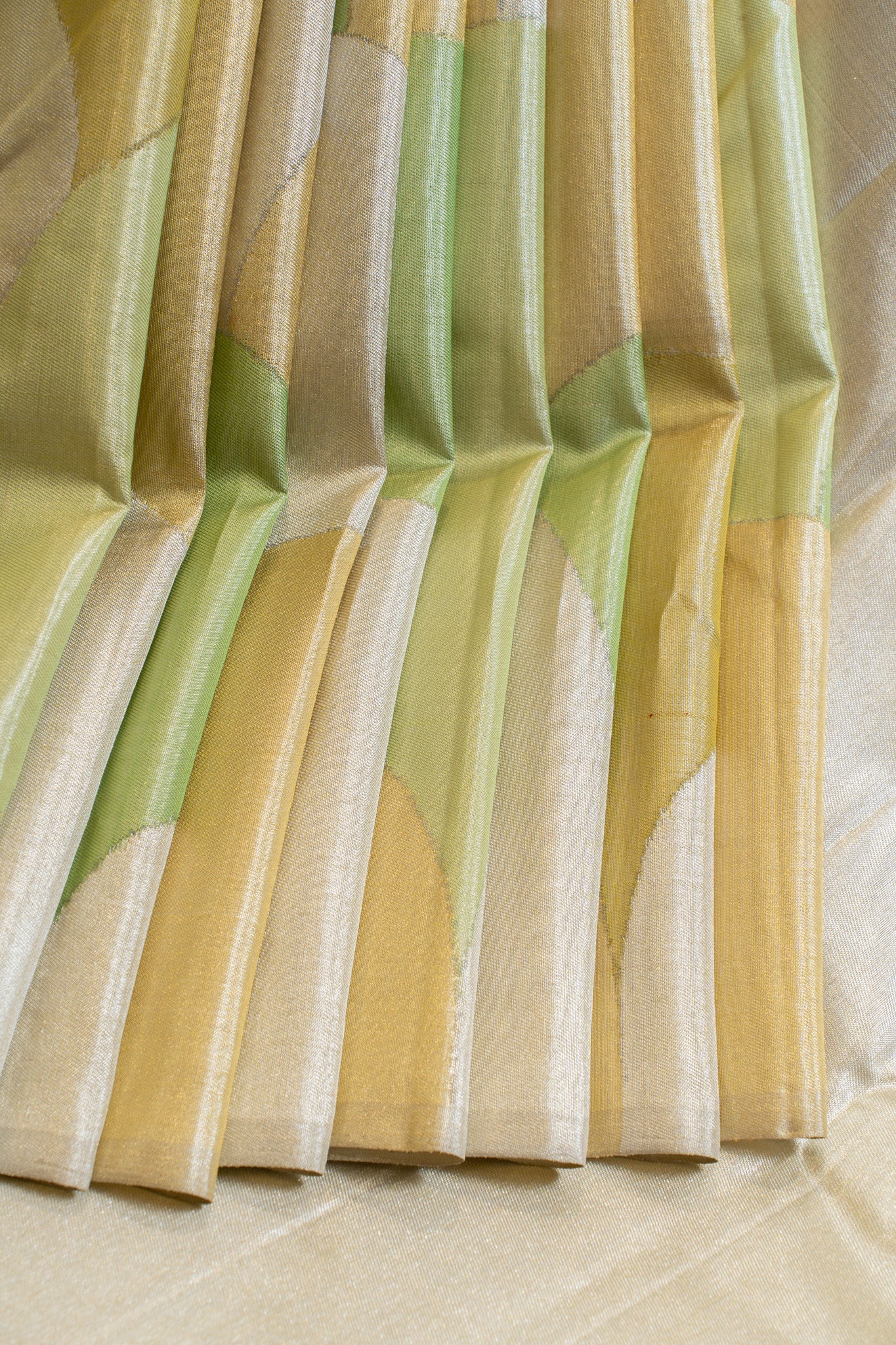Green and silver tissue 8 Kol pure Kanchipuram silk saree | Clio Silks